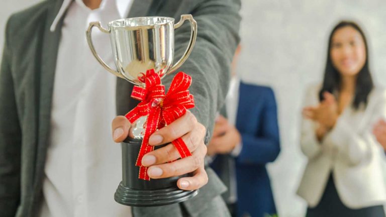 Rewards - Definition, Meaning And Synonyms - Transfez Blog